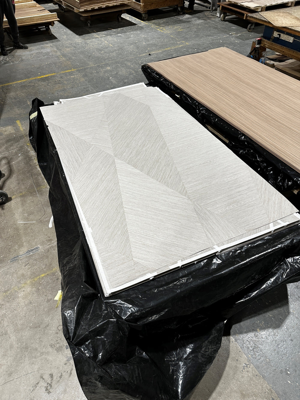 Silver Oak 154S - Wood Veneer - Value Engineered Veneer